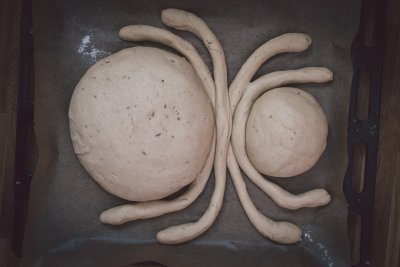 Halloween Spider bread | Yuzu Bakes