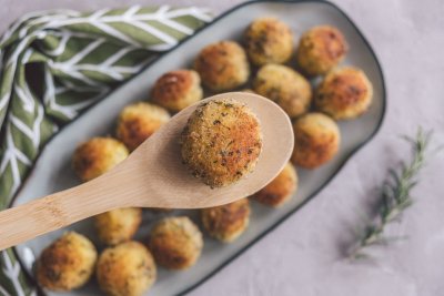 Quick and Easy Herb Breaded Potatoes (perfect for dinner parties ...