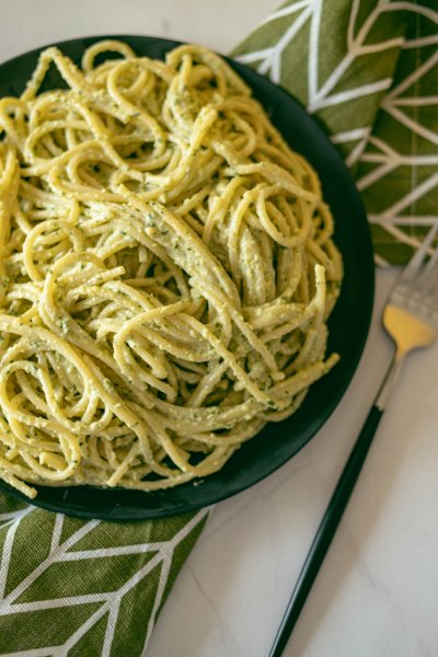 Quick and Easy Pesto Pasta | Yuzu Bakes