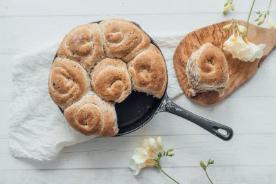 Savoury Rose Bread with olives and thyme | Yuzu Bakes