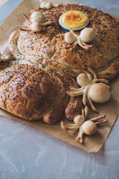 Halloween Spider bread | Yuzu Bakes