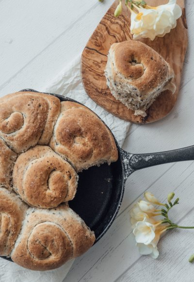 Savoury Rose Bread with olives and thyme | Yuzu Bakes