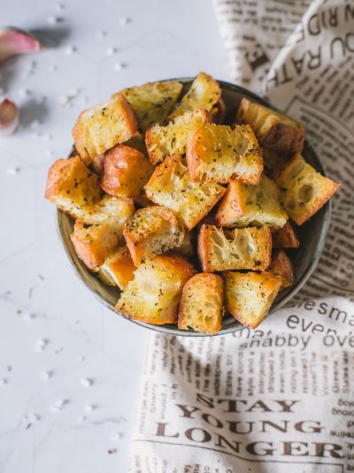 Easy Homemade Vegan Croutons | Yuzu Bakes