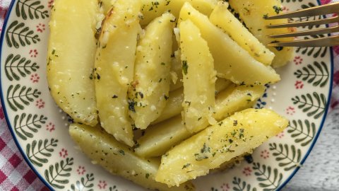 Braised Potatoes (Cartofi Inabusiti) | Yuzu Bakes