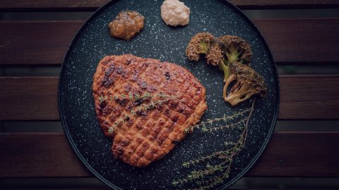 Easy and delicious Vegan Steak | Yuzu Bakes