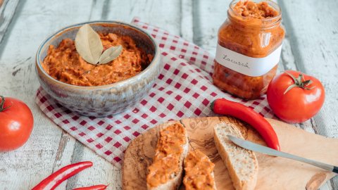 Authentic Zacusca (100+ year old Romanian recipe) | Yuzu Bakes