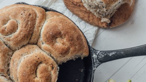Savoury Rose Bread with olives and thyme | Yuzu Bakes